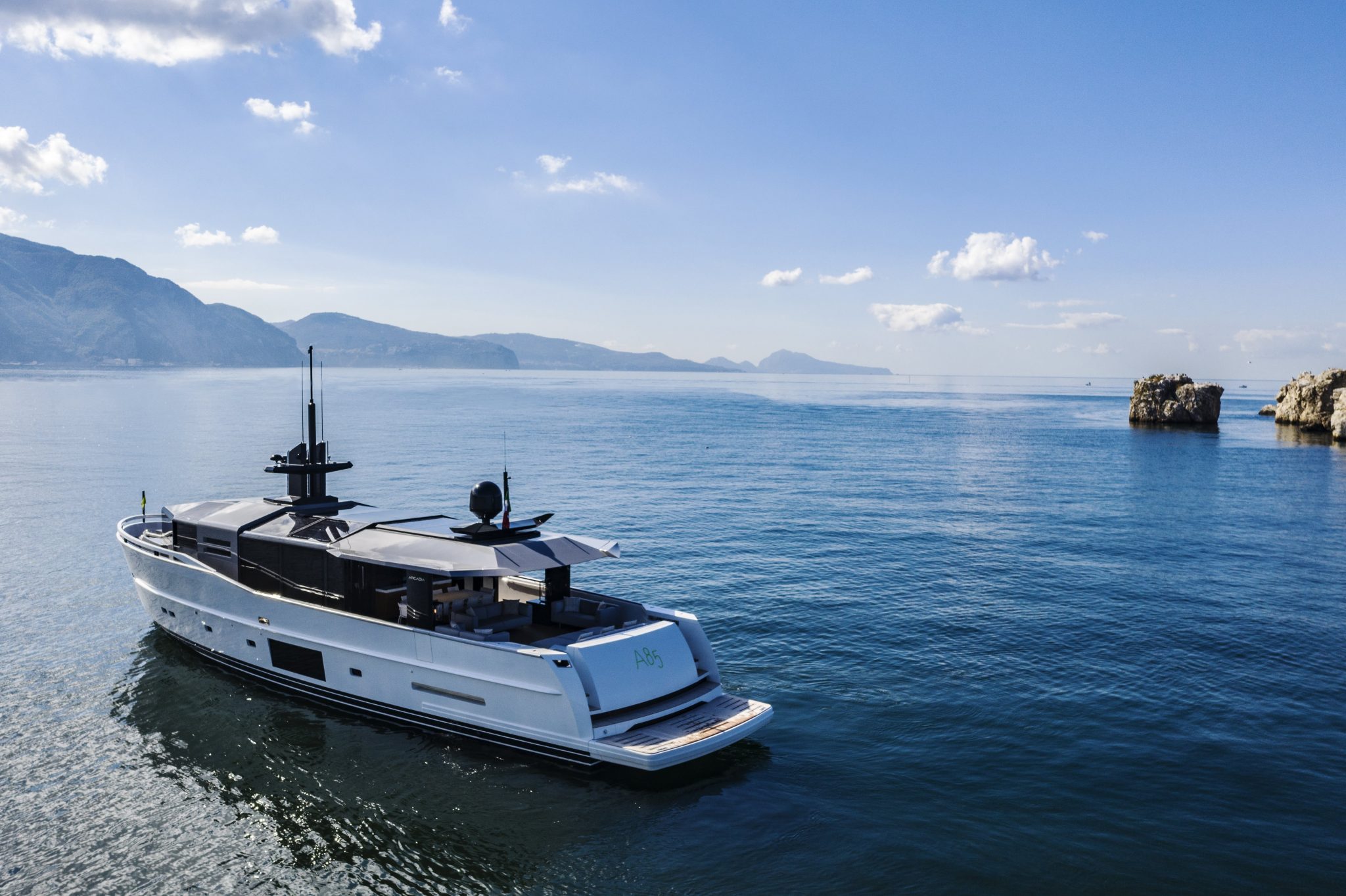 Arcadia A85, hull 18 has been launched | Superyachts News