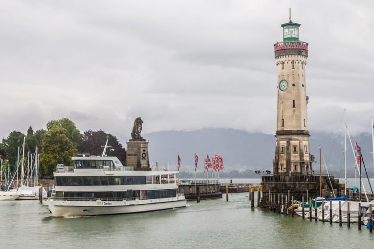 Lighthouses: the 5 most photographed | Superyachts News